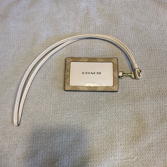 Coach | Bags | Coach Id Card Holder Cream And White Signature Canvas ...
